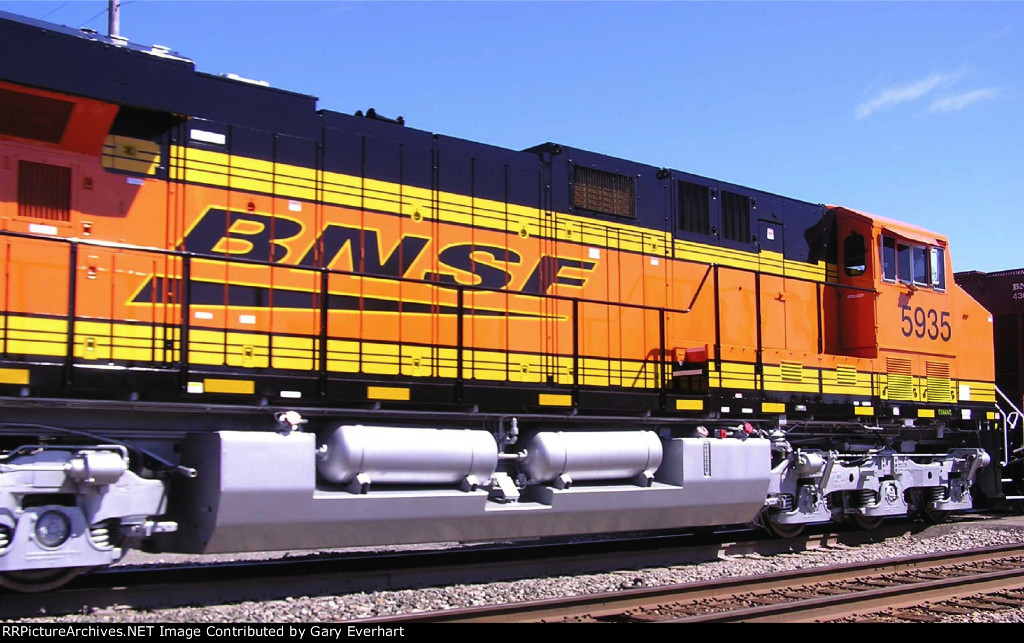 BNSF 5935